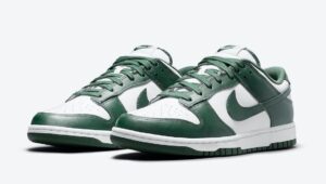 Nike Dunk Low "Team Green": Be True to Your School - Caffè Sneakers