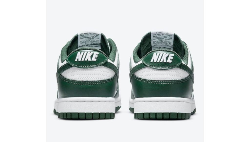 Nike Dunk Low "Team Green": Be True to Your School - Caffè Sneakers