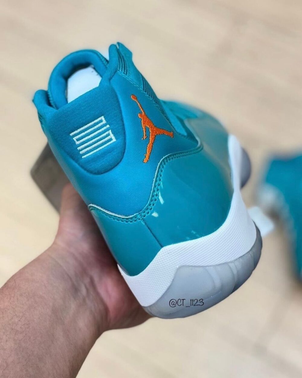 Air Jordan 11 "Miami Dolphins": Campione Mai Lanciato - Caffè Sneakers